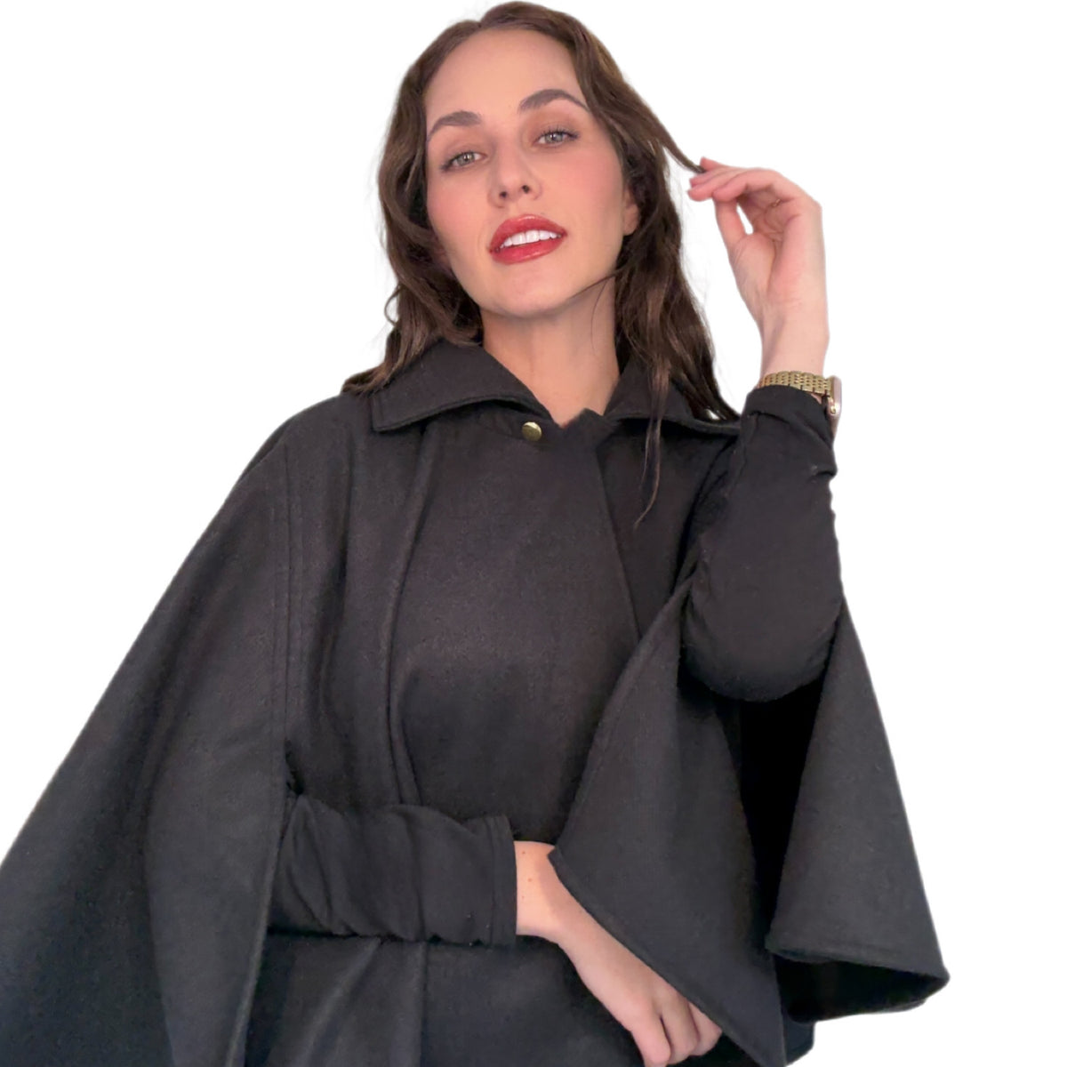 Capa Zoe, diseño único para mujeres elegantes – Estefania Turbay